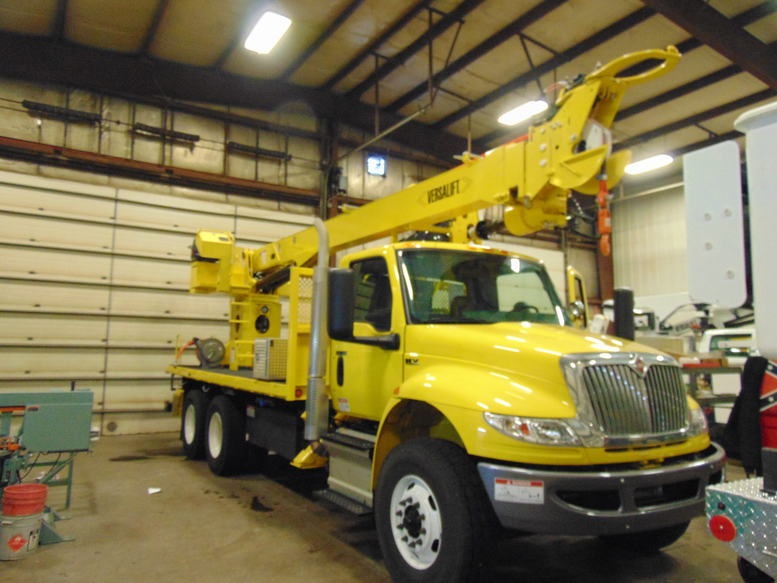 Versalift TMD-2000 Digger Derrick Sales, Service, & Parts - Utility ...