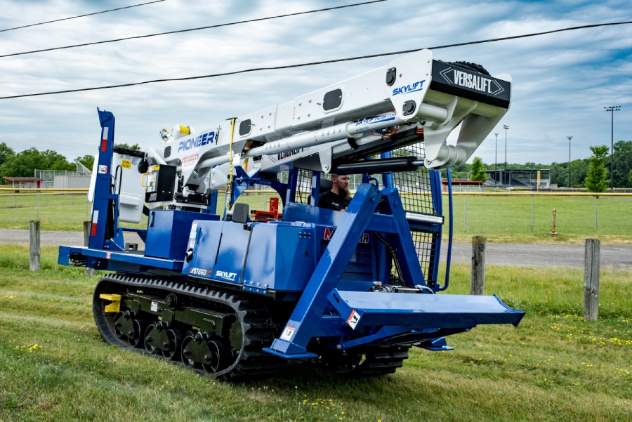 Skylift Pioneer Track-Driven Material Handler Sales, Service, & Parts ...