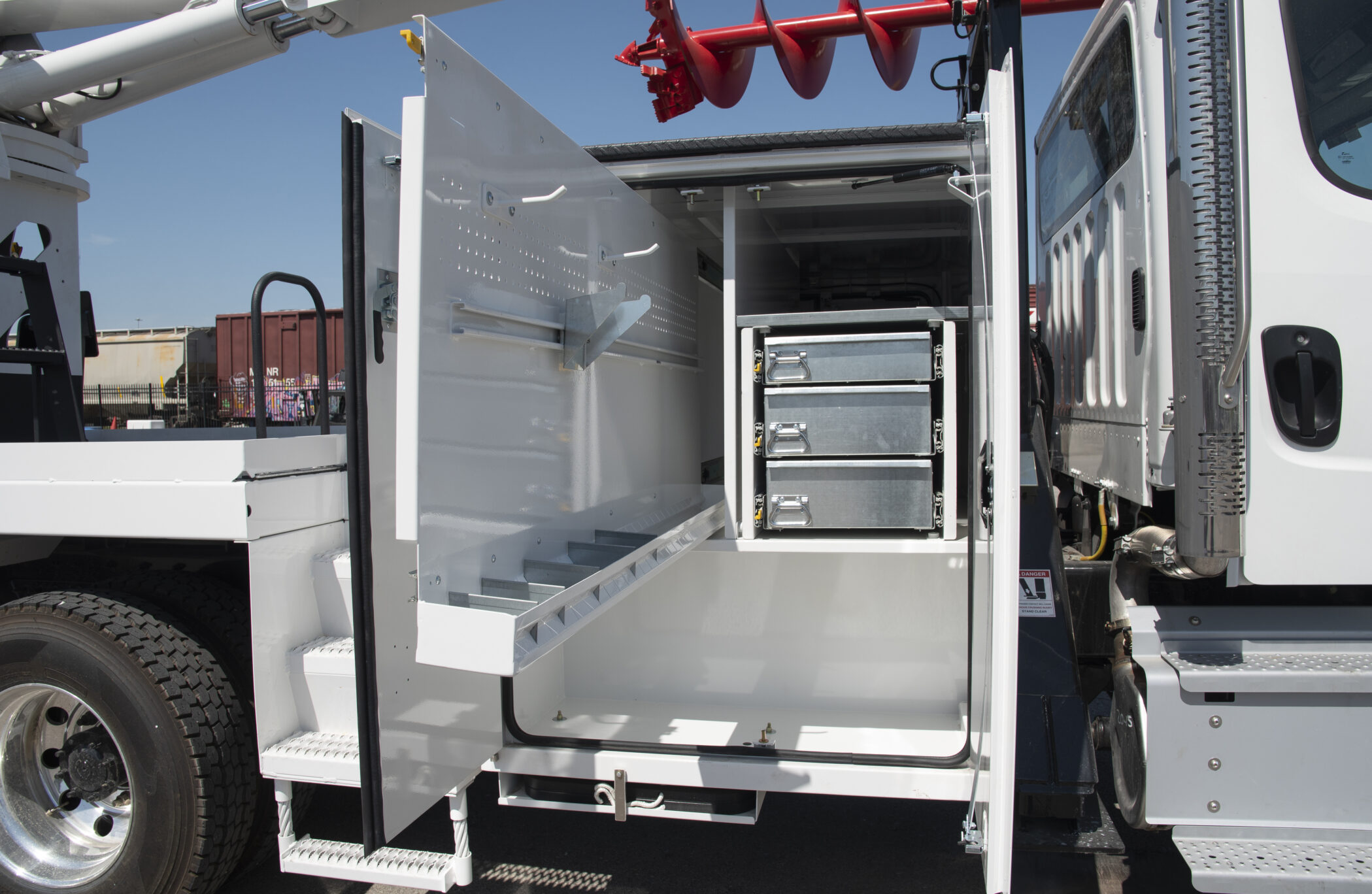 Dakota Bodies Flat Deck Truck Body Sales, Service, & Parts - Utility ...